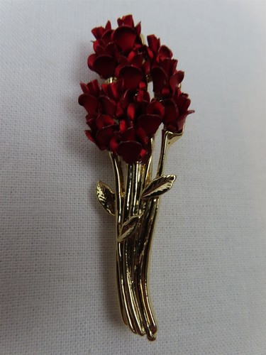 DM 1997 Dozen Red Rose Roses Flower Enamel Pin Brooch Gold Tone Vintage ...