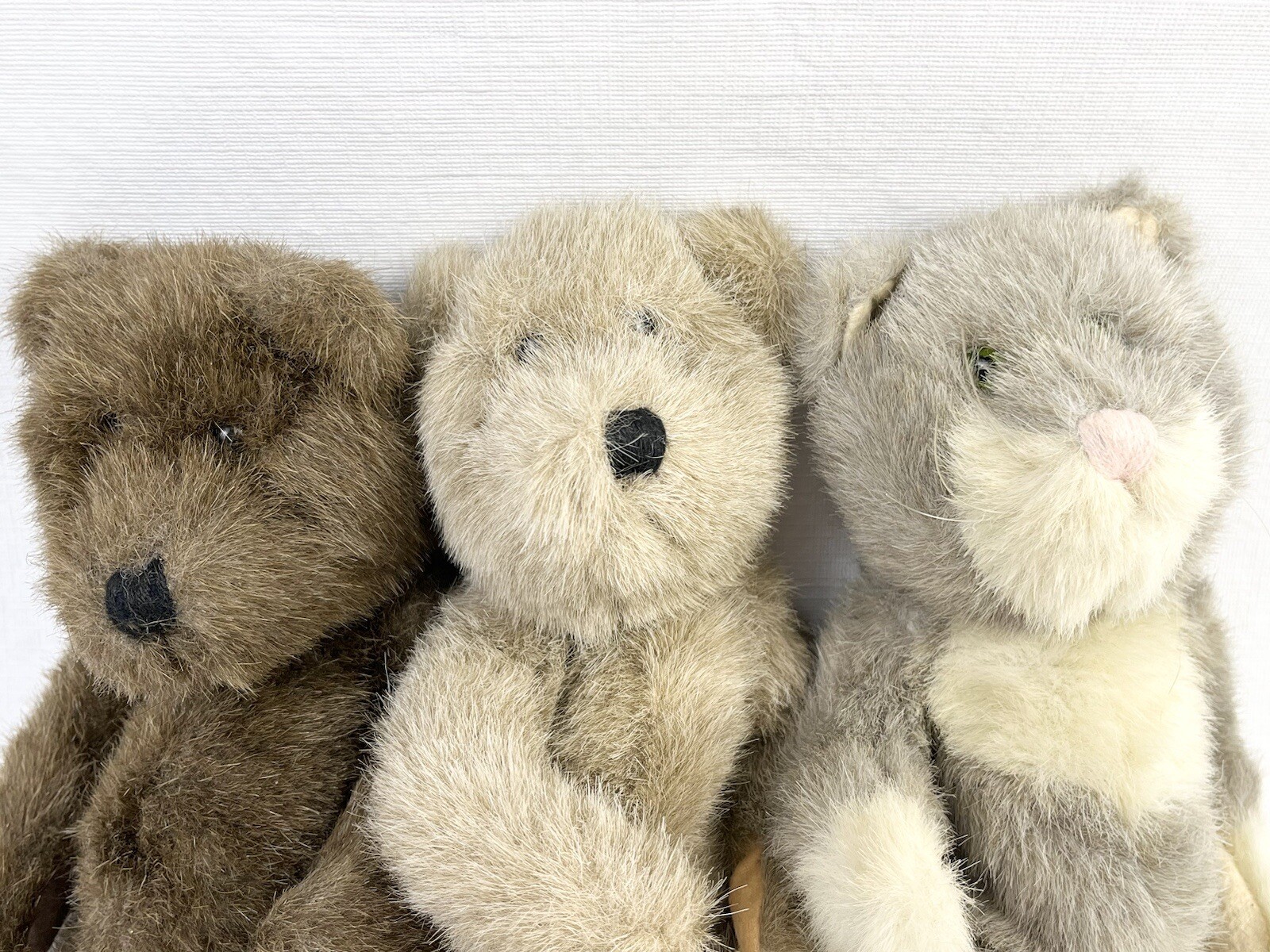 THE BOYDS COLLECTION 2 BEARS 1985 AND 1 CAT 1987 JOINTED W/ PELLETS 11. ...