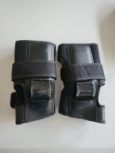Multi-Sport Street Wrist Guards for Skateboard Longboard Size S | eBay