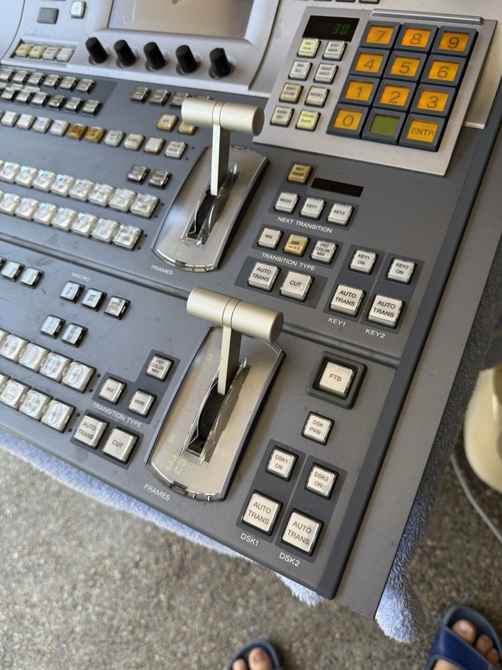 Sony Switcher MFS-2000 w/ MKS-2015 1.5 M/E Control Panel Turns On | eBay