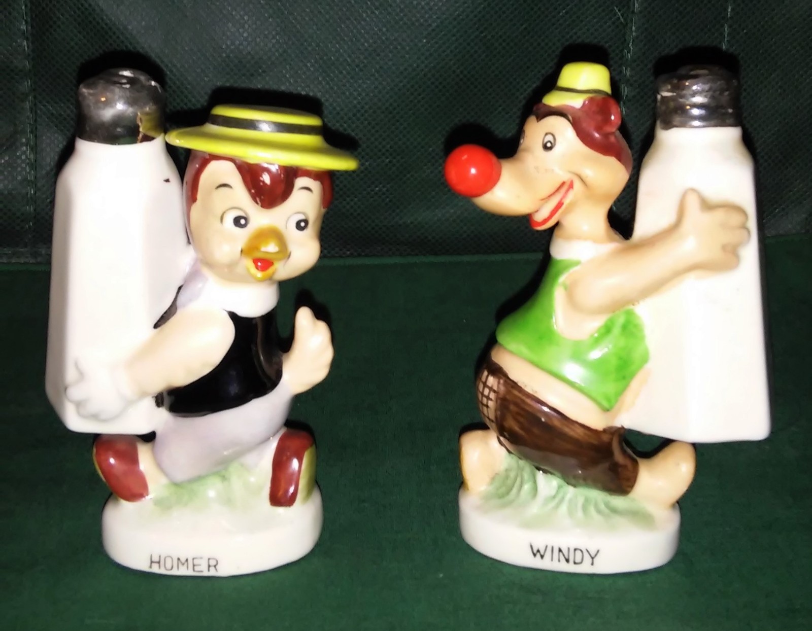 Walter Lantz Windy Bear n Homer Pigeon salt n pepper ceramic 1958 ...