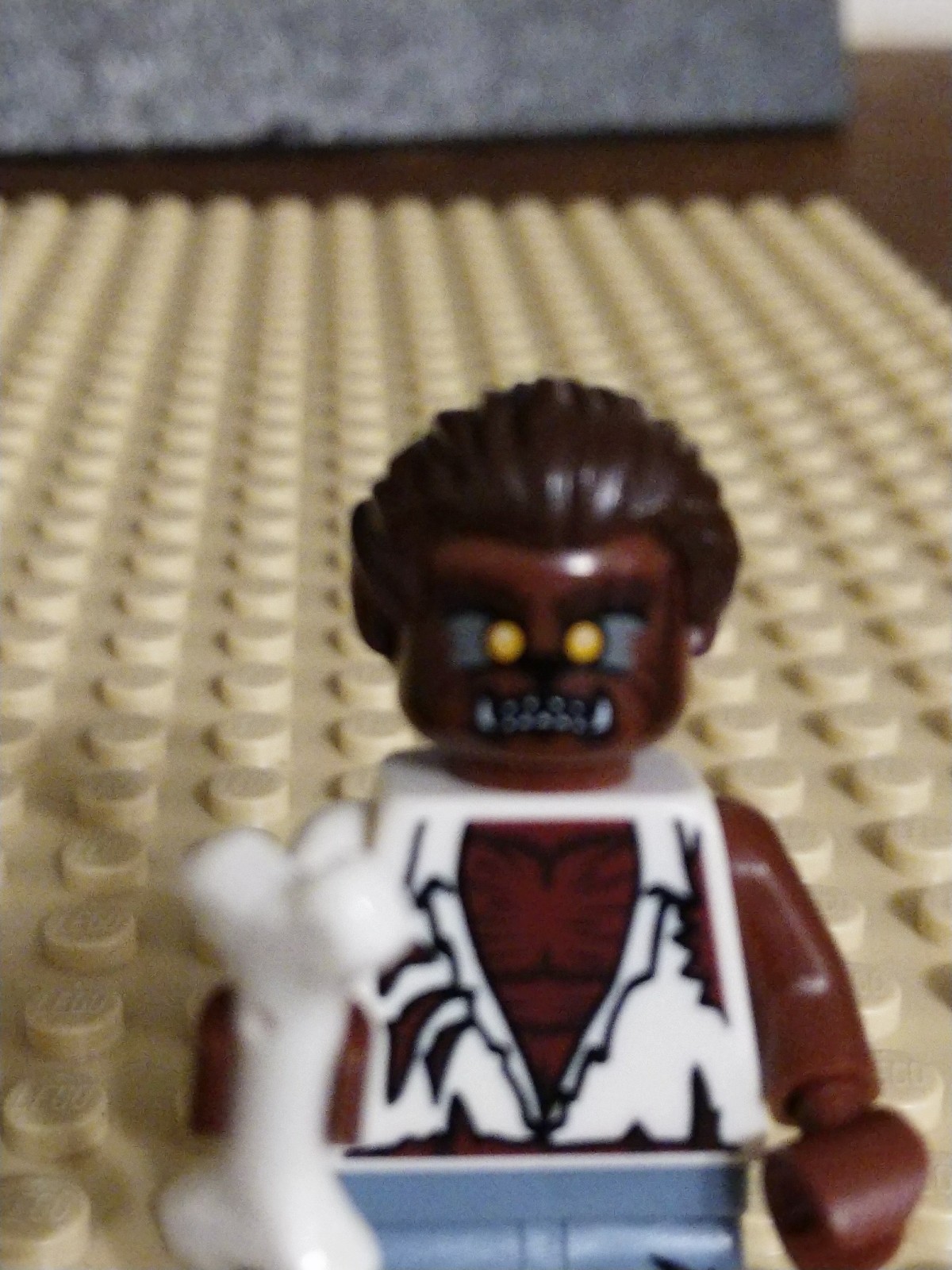 Lego Minifig Minifigures Series 4 Werewolf Monster 8804 Ripped Shirt ...