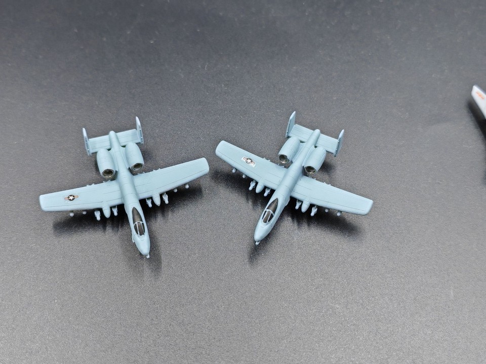 1/400 US A-10 Attack Plane model Hog Fighter Finished model (2 aircraft ...