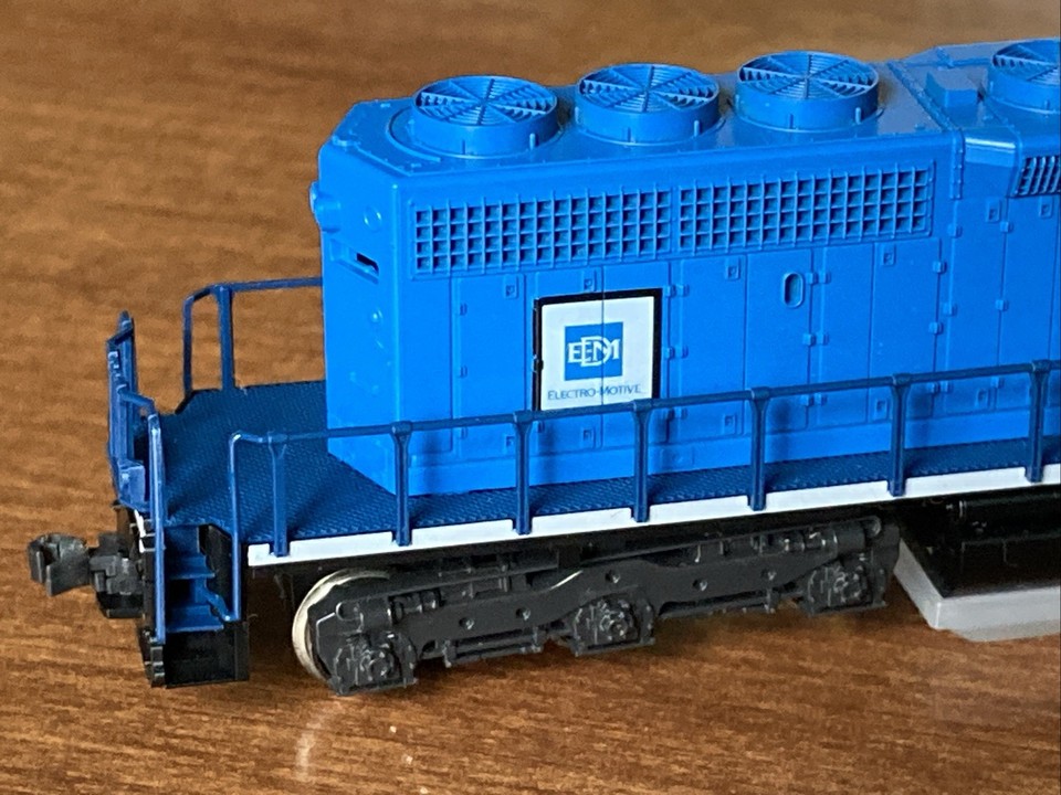 Kato N scale #176-4807 SD40-2 Early EMD #6047 Demonstrator LNIB | eBay