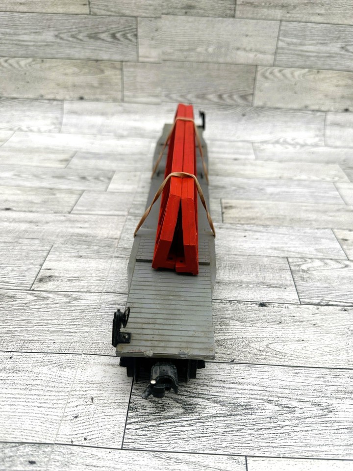 Lionel 'O' Train Bundle-Electric Engine, US Steel Car, Gulf Tanker Car ...