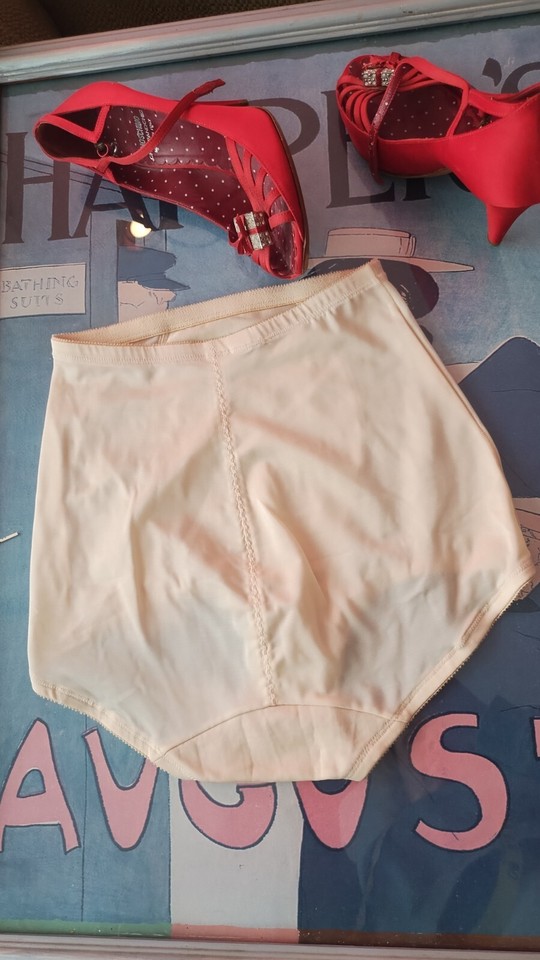 Vintage PLAYTEX Free Spirit Fanny Smoother panty girdle - MEDIUM | eBay