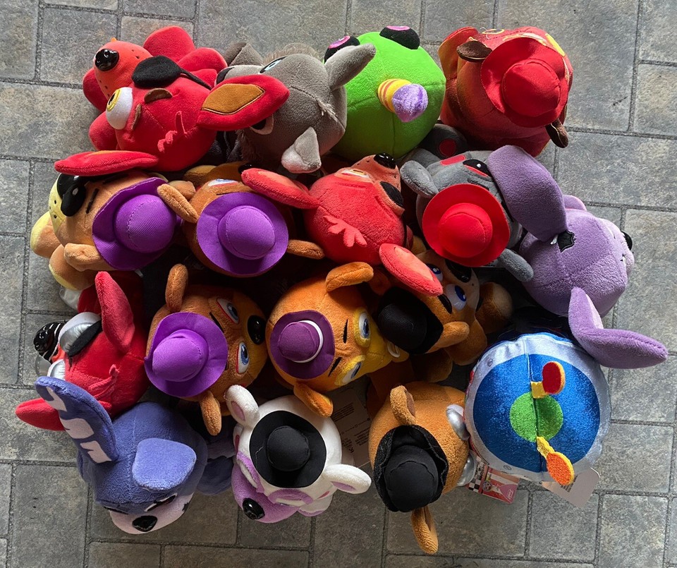 FNAF Five Nights At Freddys Plush Lot Of 17 W/ Bag Livewire Candy Cadet ...