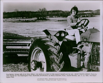 LG836 1981 Orig Nancy Scannell Photo DIVORCED WOMAN FARM WORKER Drives ...