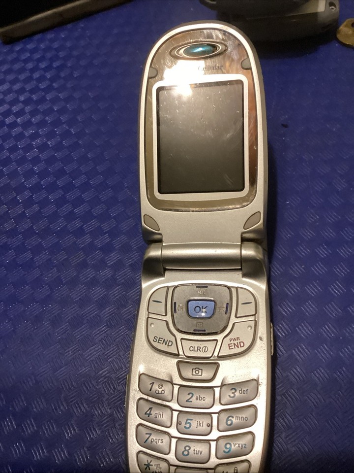 NOSTALGIAC VINTAGE US CELLULAR PHONE LG MODEL# VX6100 UNTESTED FLIP ...