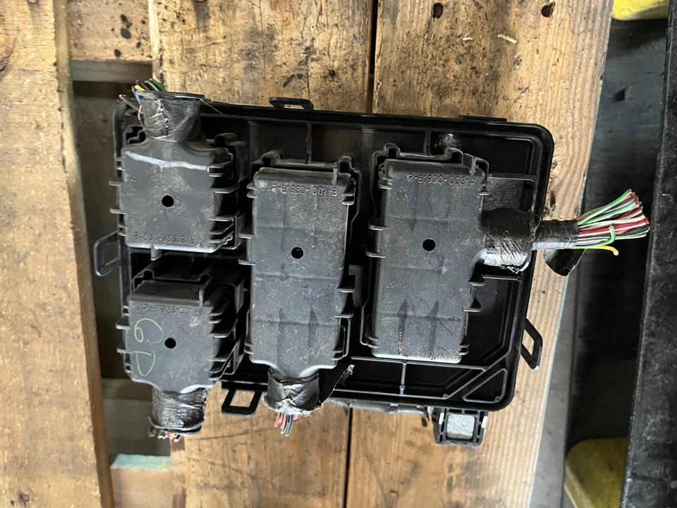 OEM 2007-2011 Chevrolet HHR Fuse Box Relay Junction 15913673 | eBay