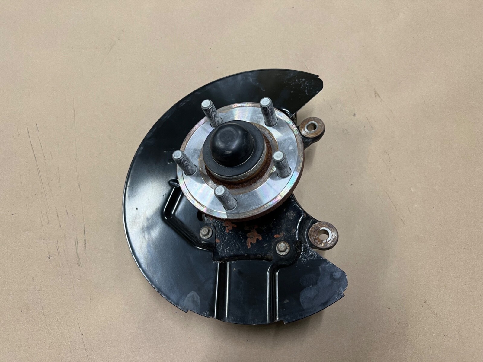 2015-2020 Ford Mustang 5.0L GT LH Driver Side Front Spindle Knuckle Hub ...