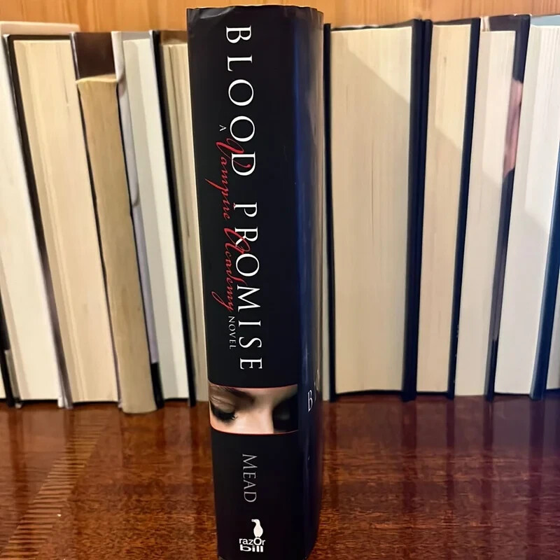 Blood Promise by Richelle Mead, Vampire Academy series, Book 4 ...