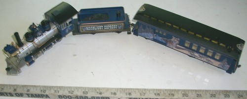 Bachmann HO/ON30 Hawthorne Village WOLF SILVER MOON EXPRESS Passenger ...