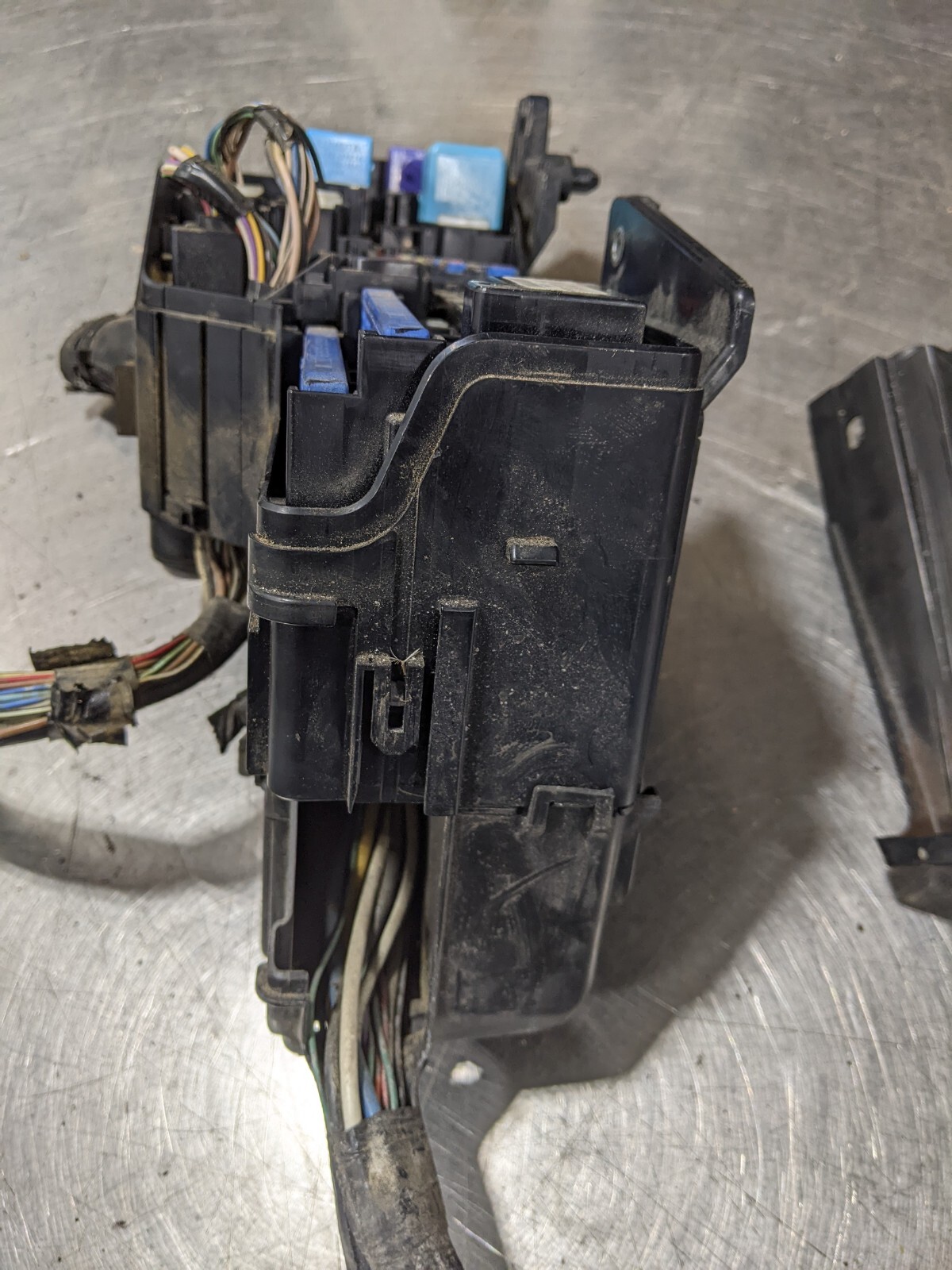 TOYOTA CAMRY 2007 4 CYLINDER 2.4 L ENGINE BAY FUSE BLOCK JUNCTION 82720 ...