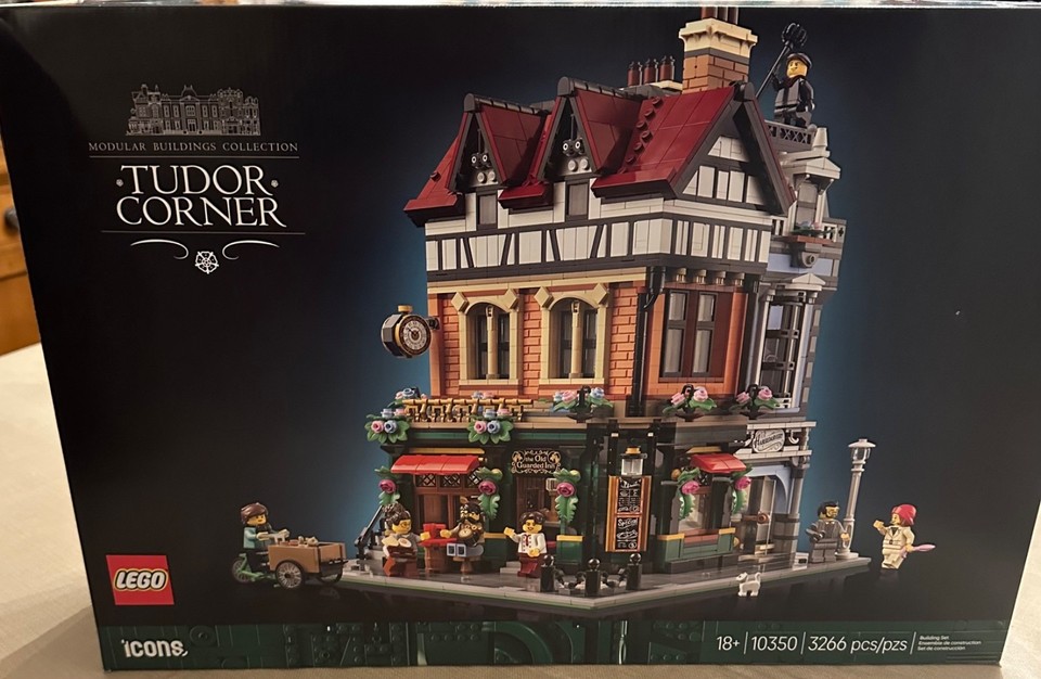 LEGO Icons Tudor Corner Modular Building 10350 3266 Pcs | eBay