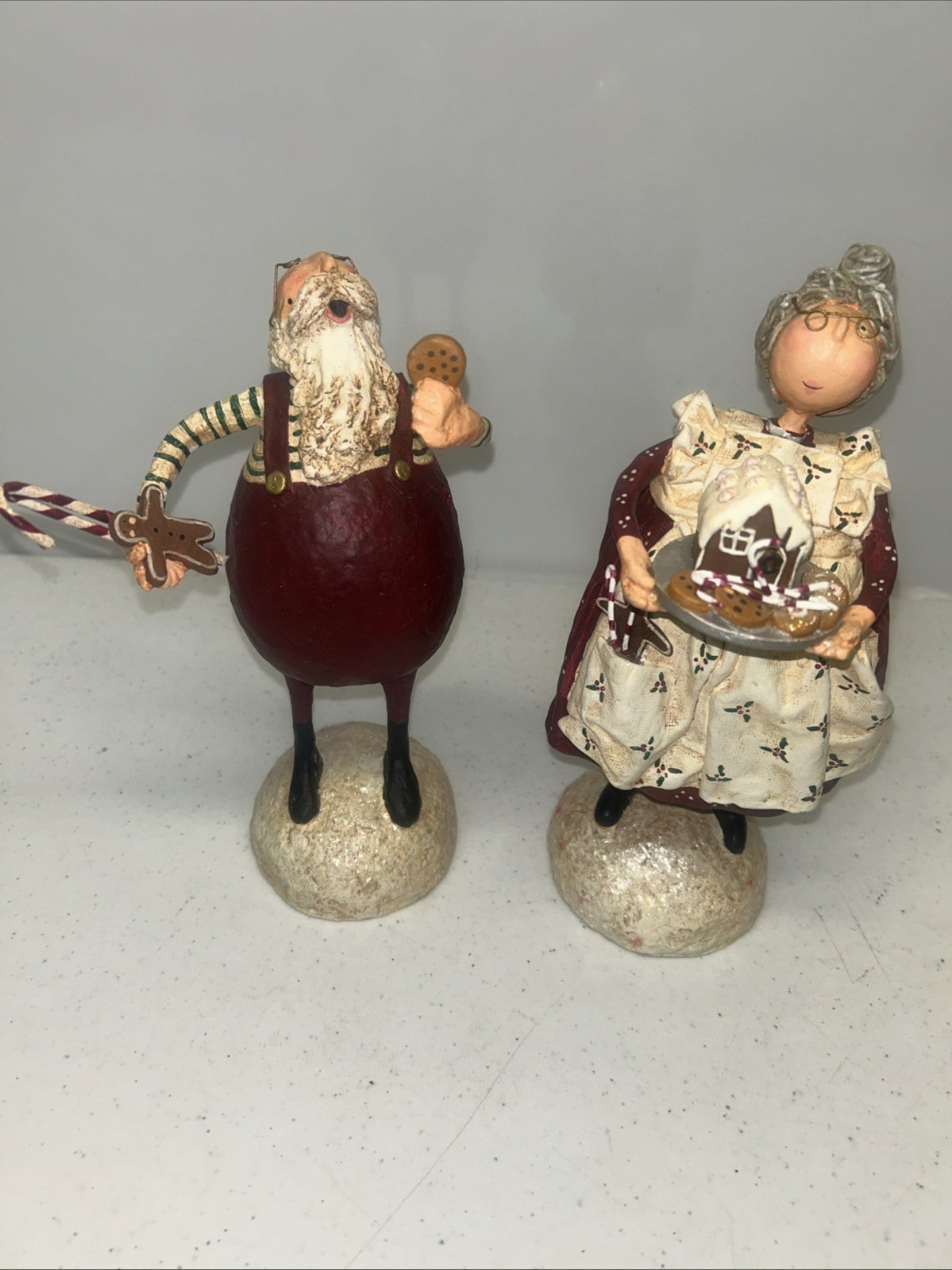 Mistletoe Manor Demadco Santa and Mrs Claus w/ cookies 2007 Robin Kelso ...