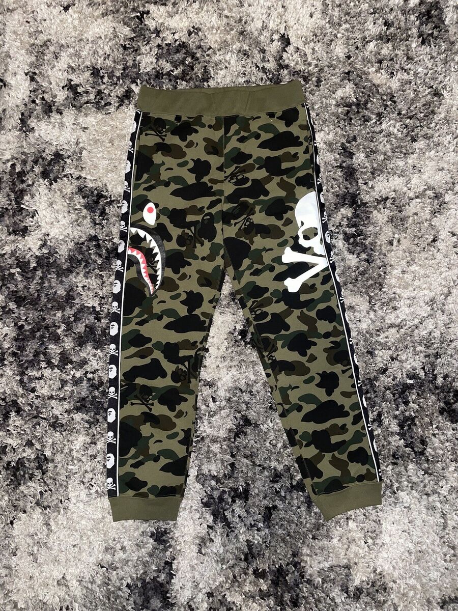 Bape X Mastermind Green Camo Sweatpants NWT Sz L | eBay Bape X Mastermind Green Camo Sweatpants NWT Sz L | eBay
