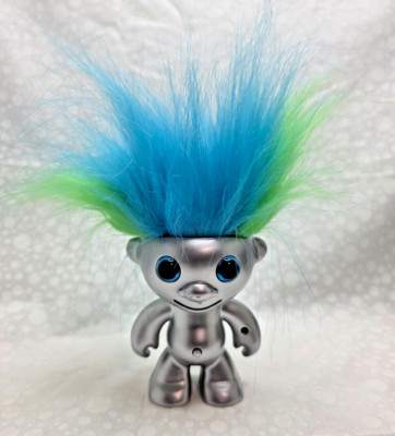 WOWWEE Silver Troll doll with Blue and Green Hair - interactive dancing ...