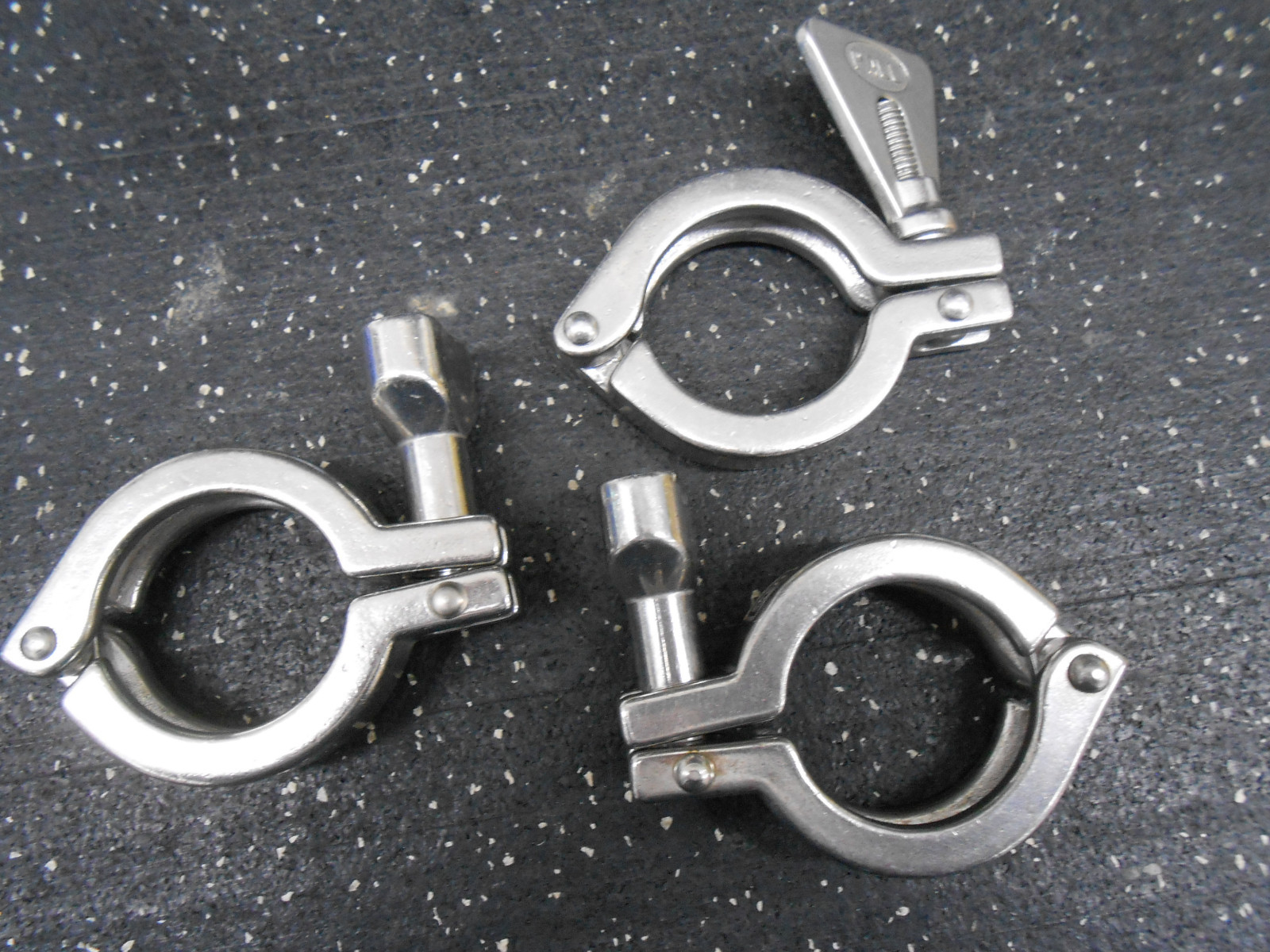 LOT OF 3 ASSORTED PALL 1-1½" SINGLE PIN SANITARY CLAMPS FOR 1.984 ...
