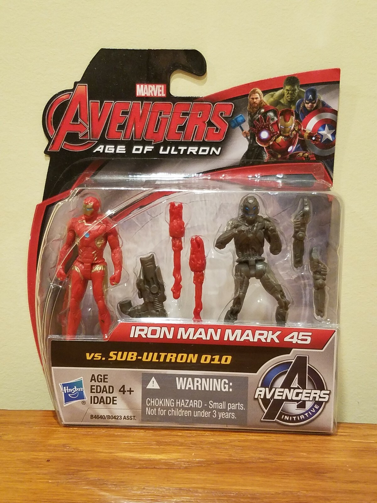 Marvel Avengers Age of Ultron Iron Man Mark 45 VS Sub-ultron 010 Hasbro ...