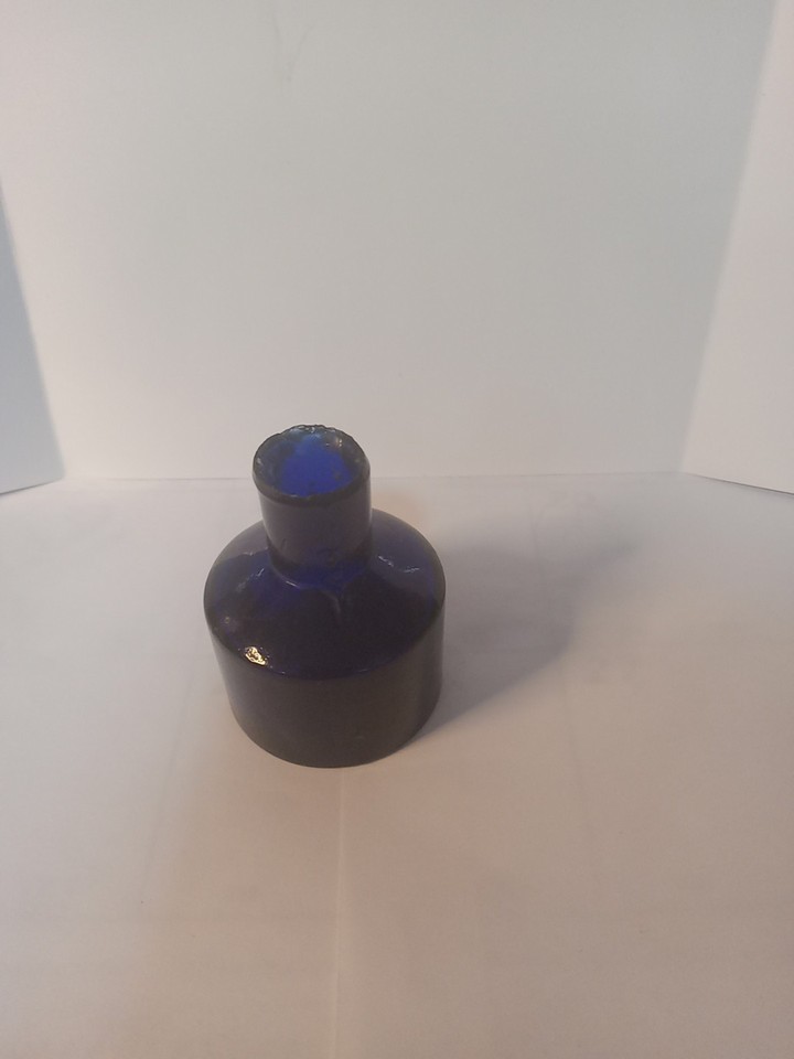 9 1800s ink Wells, one Paul's tilted neck. 3 cone inks 5 shied rim Inks ...