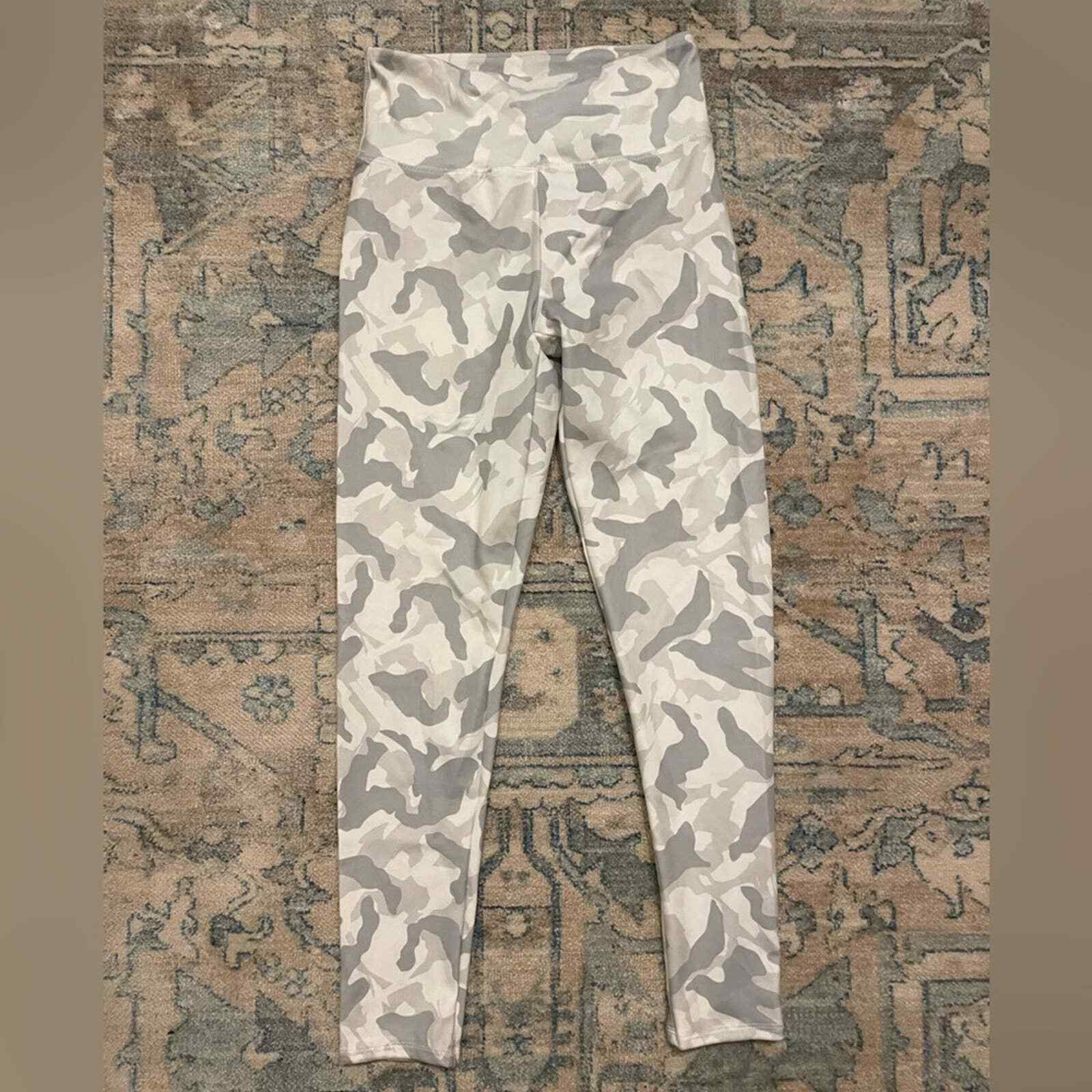 Marika Women's White & Gray Camo Pattern Print High R… - Gem