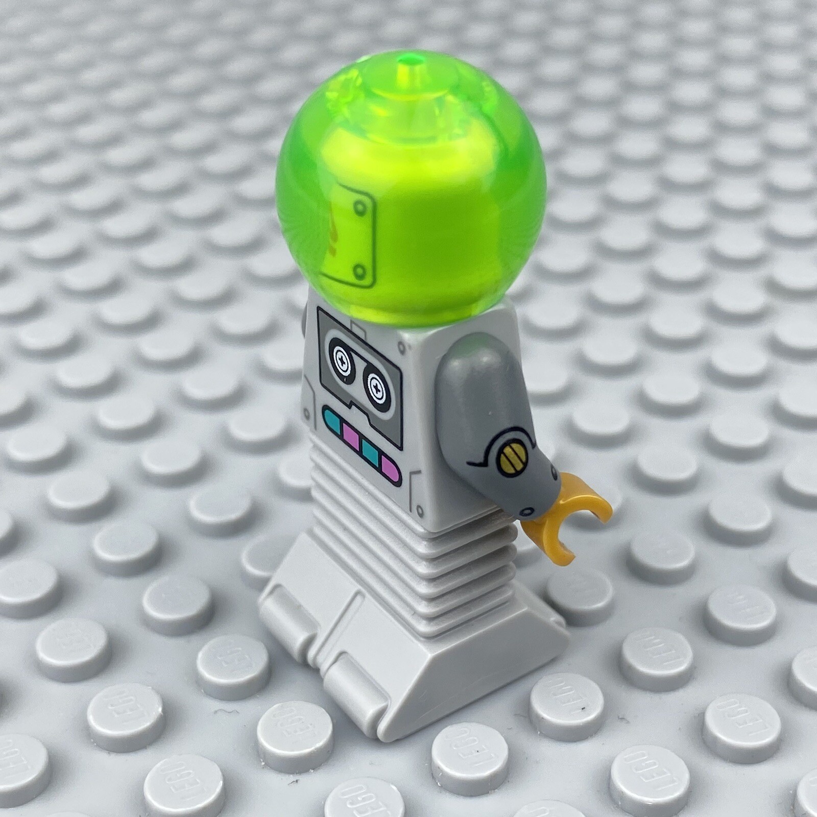 LEGO Robot Butler Minifigure Collectible Series 26 - Minifigure Only | eBay