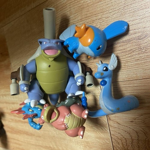 Pokémon Moncolle Water Type Figures, Mega Blastoise, Feraligatr, Mudkip ...