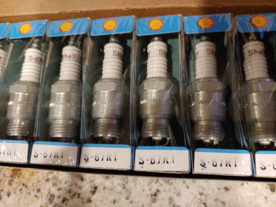 VINTAGE SHELL SPARK PLUGS S-67RT FULL SET OF 8 ,SEALED. NEW OLD STOCK ...