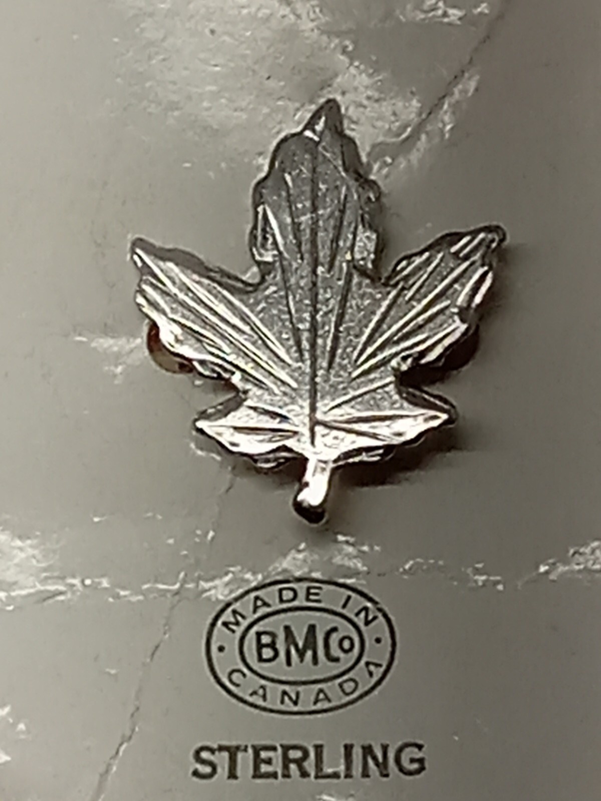 STERLING SILVER VINTAGE CANADIAN MAPLE LEAF PIN BROOC… - Gem