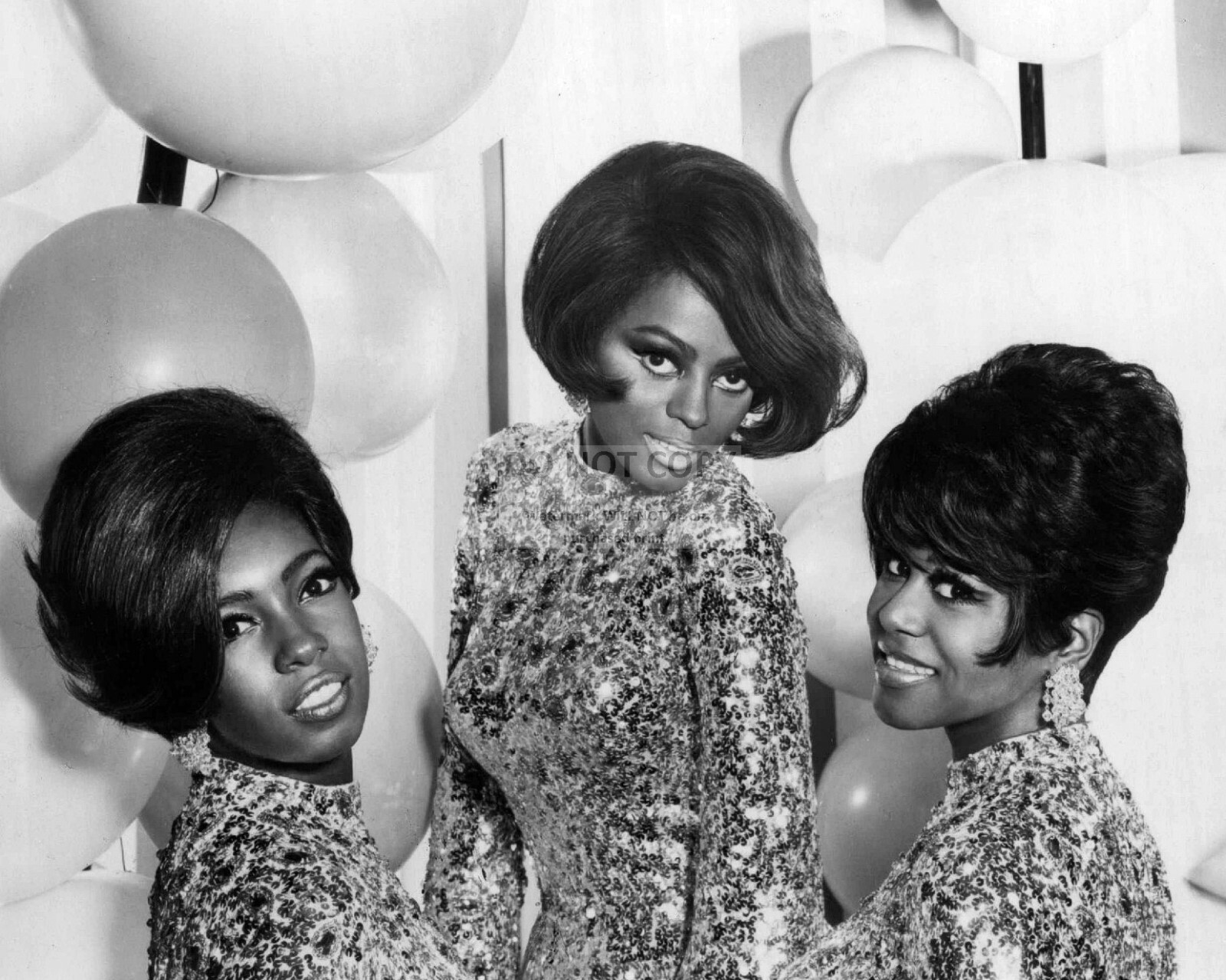 "THE SUPREMES" MOTOWN MUSIC GROUP DIANA ROSS - 8X10 PUBLICITY PHOTO ...