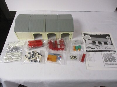VTG Ertl Farm Country Cattle Shed COMPLETE (most sealed) w/2 extras | eBay