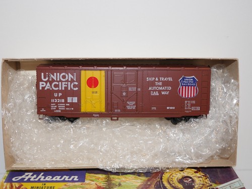 Athearn Ho Scale 40 FT G/L BOX UNION PACIFIC 2096 Grain Box Car Kit | eBay