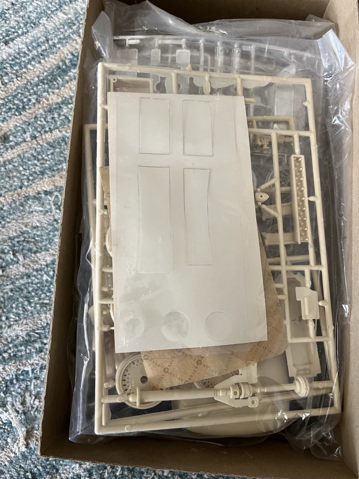 Vintage Hubley SJ Duesenberg Town Car 1:18 Scale Metal Model Hobby Kit ...