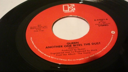 Queen "Another One Bites The Dust" (1980 Elektra E-47031) Pop Rock 45 ...