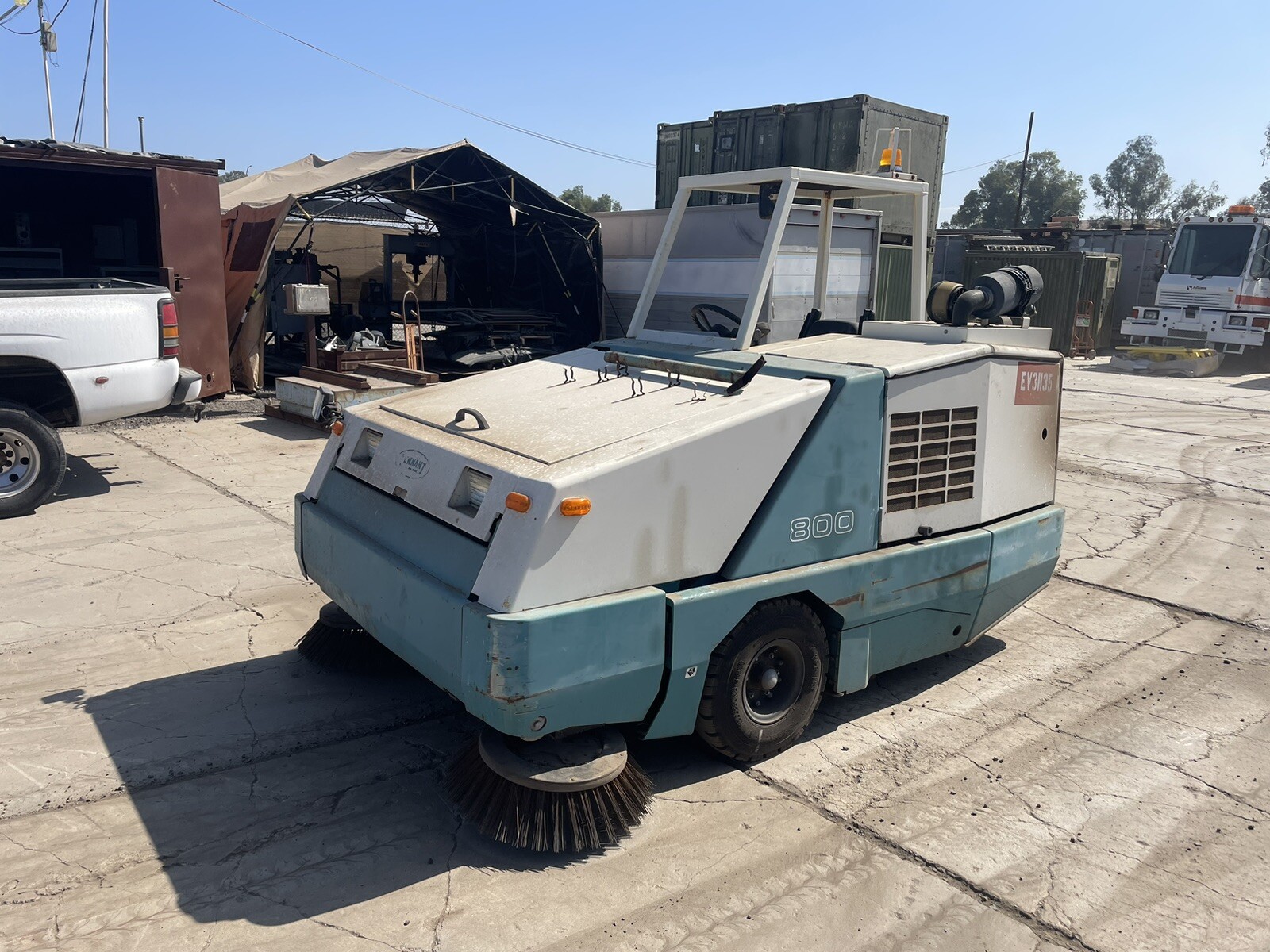 Tennant Ride on Sweeper Model 800 Year 2011 With Only 417 Hrs | eBay