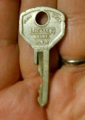 Vintage Old Niessen Brass Padlock Lock Key Fair Oaks Calif USA 703B ...