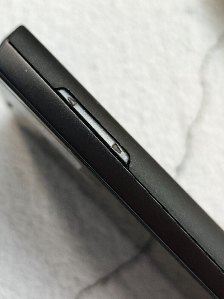 Sony Ericsson Xperia Ray (ST18i) All specs - 1GB - Black (Unlocked) 3G ...