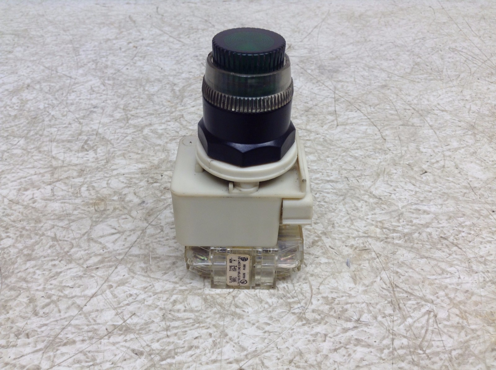 Square D 9001KM1 Green Illuminated Push Button KA2 9001-KM1 9001KA2 KA ...