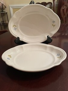 Two Vintage Pfaltzgraff Small Oval White With Blue Flowers Dishes | eBay