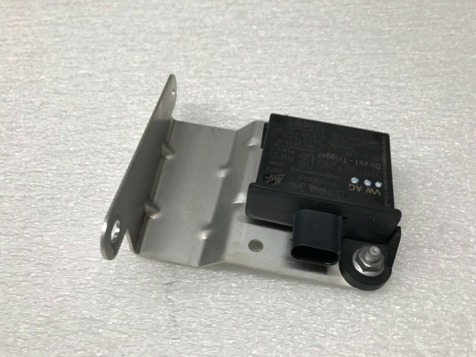 LAMBORGHINI HURACAN LEFT LH TIRE PRESSURE SENSOR ANTENNA BRACKET OEM ...