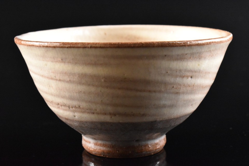 T5988: Japanese Kiyomizu-ware White glaze Brush marks TEA BOWL w/signed ...
