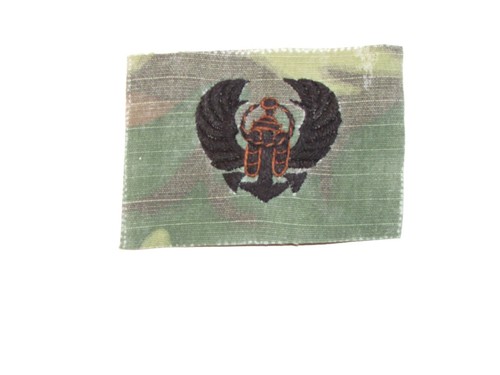 b8449 RVN South Vietnam Navy Frogman Qualification Badge yellow IR9A | eBay