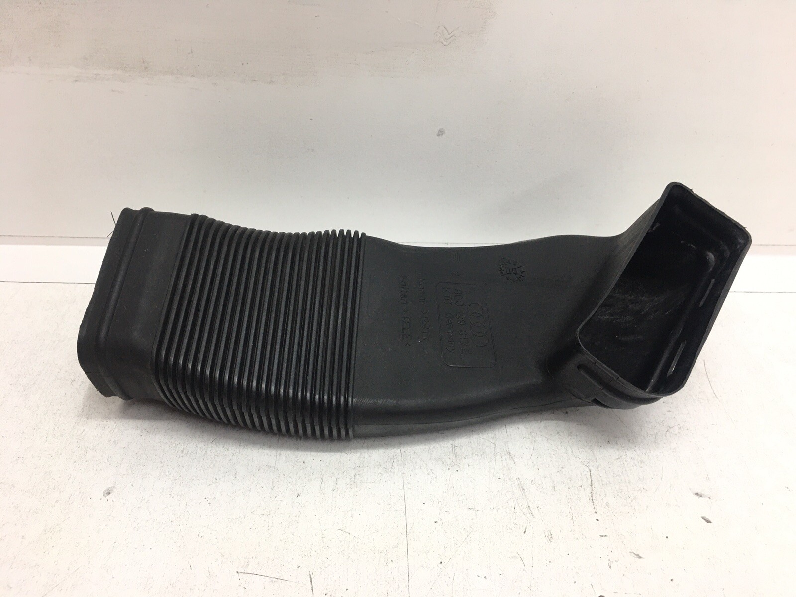 96-01 Audi A4 98-01 A6 Passat Intake Air Hose Duct 8D0129617E | eBay