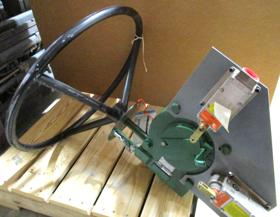 FISHER 9KE GEAR OPERATOR with HANDWHEEL, 639591-1, (2) NAMCO CONTROLS ...