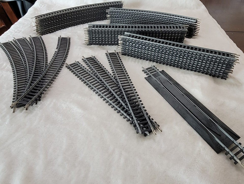 48 Pieces HO Scale Train Track -- 23 9" Straight - 24 10" Curve - 1 ...