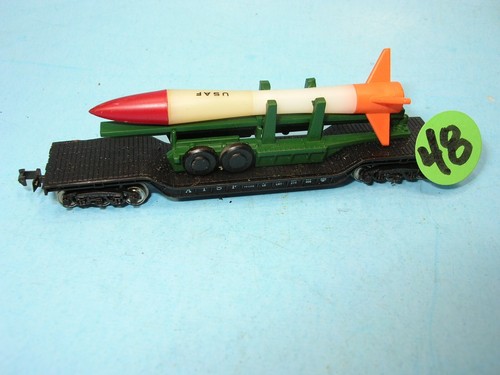 48. N Scale ATSF 3-axle DEPRESSED CENTER FLAT BER RAIL CAR w/ USAF ...