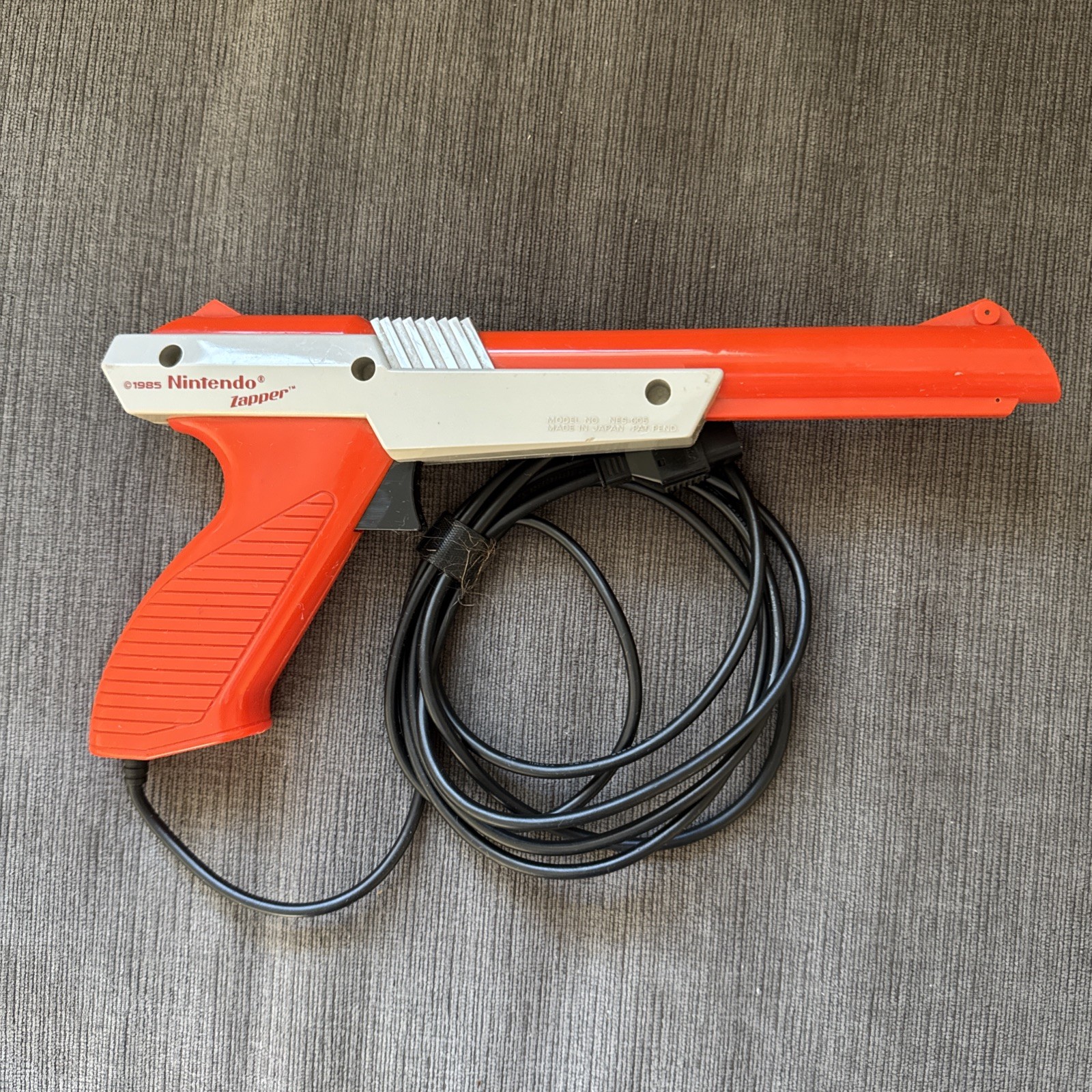 Original 1985 Orange Nintendo NES Zapper Duck Hunt Gun NES-005 OEM ...