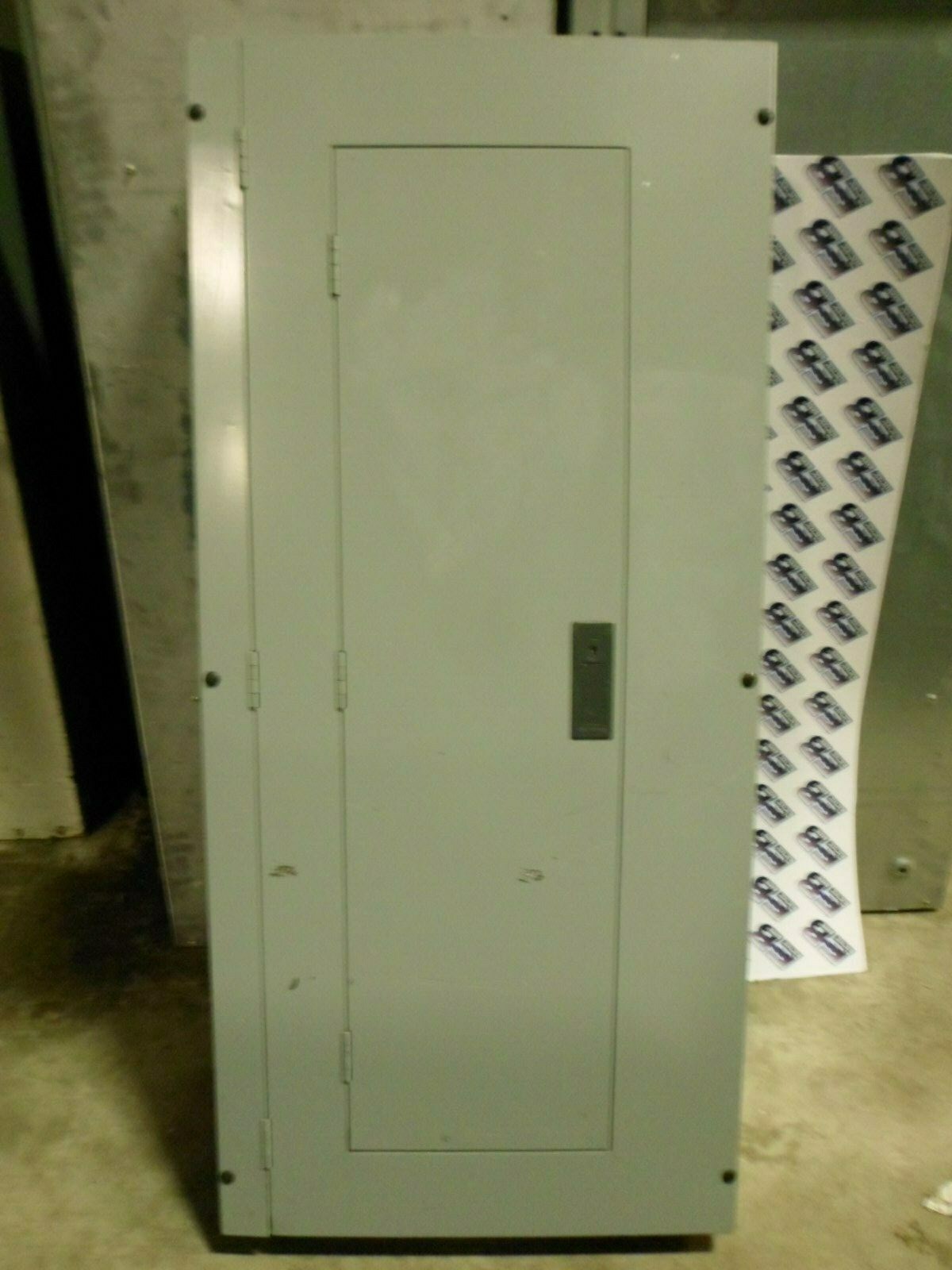 Siemens S1 Panelboard ED23B100 Main Breaker 120/208 V 3PH 4W 42 Circuit ...