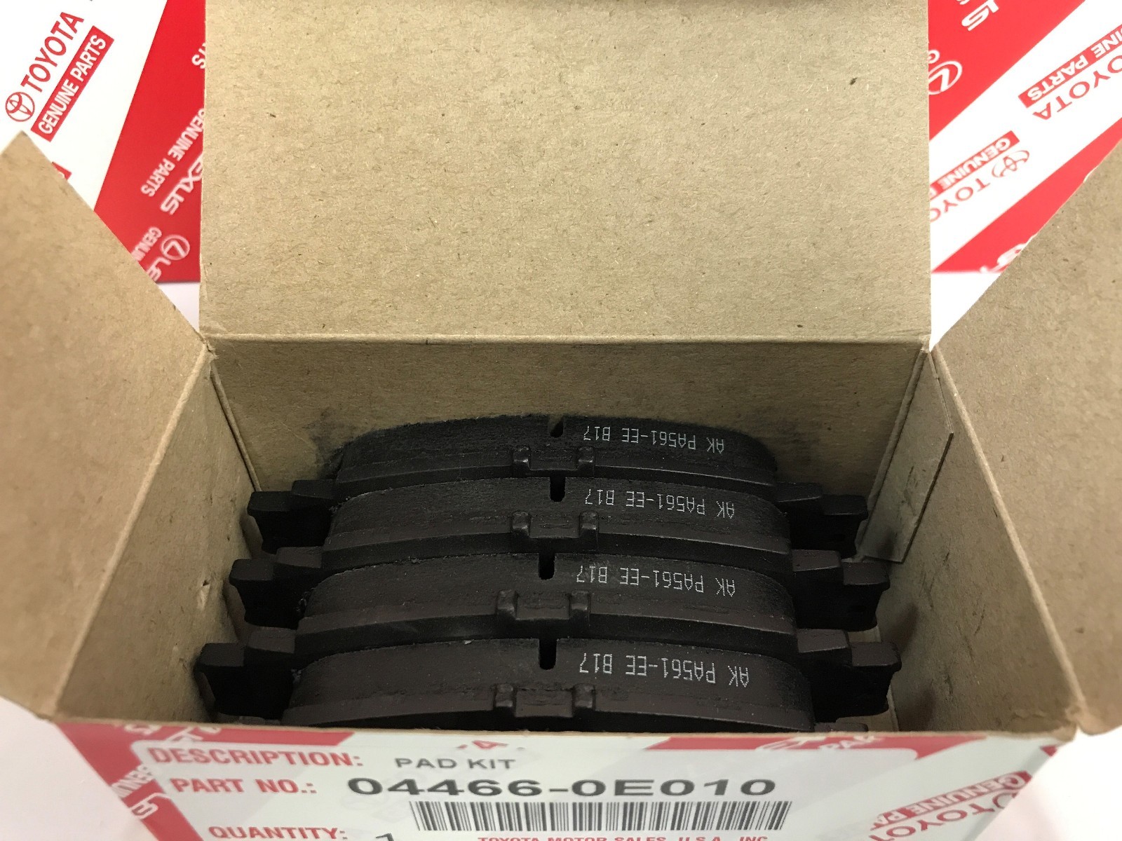 Genuine OEM Toyota 2011-2017 Sienna Rear Brake Pads 04466-0E010 New | eBay